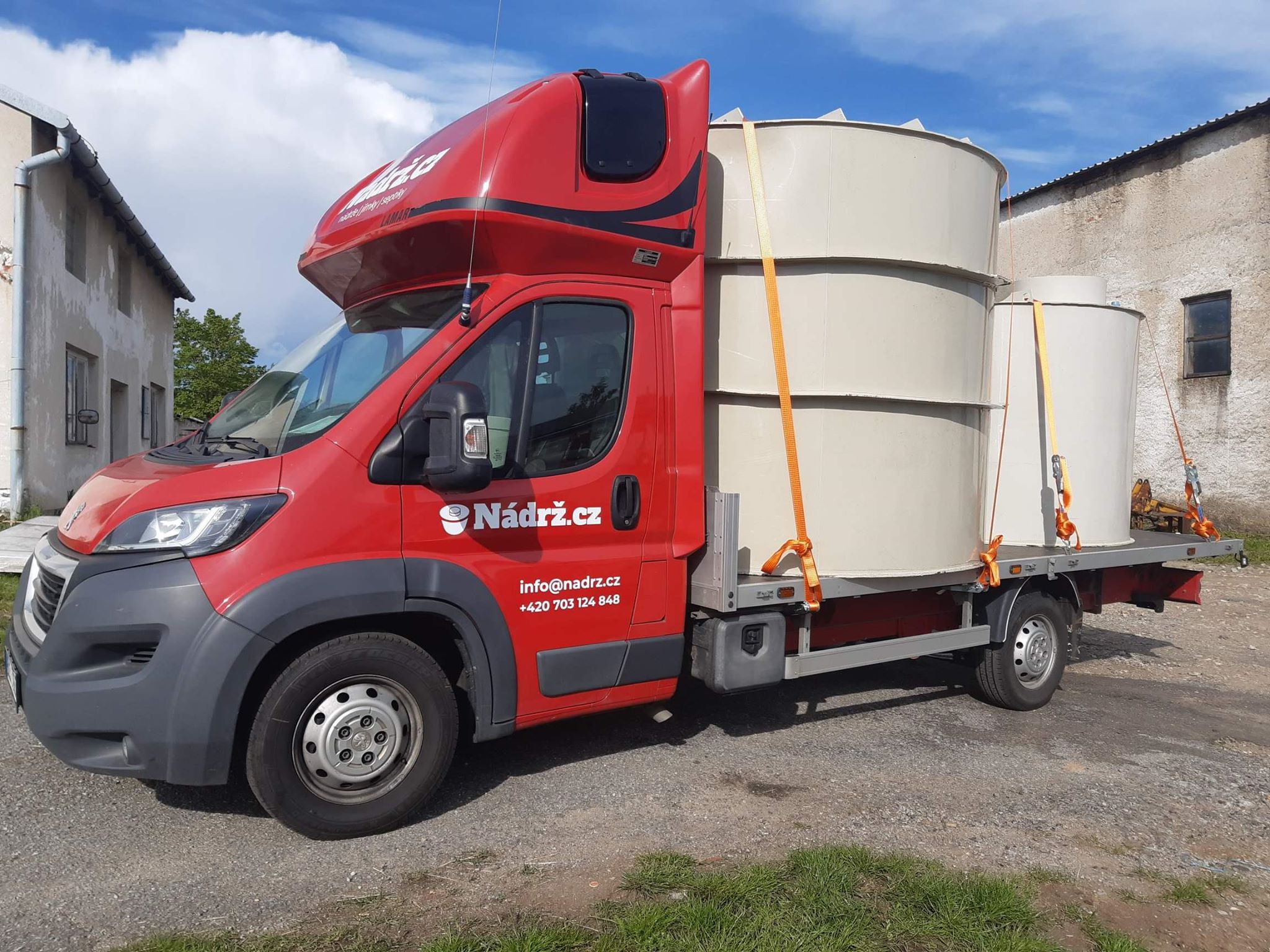 Doprava - Nádrž.cz - na v naše nádrže na dešťovou je doprava ZDARMA